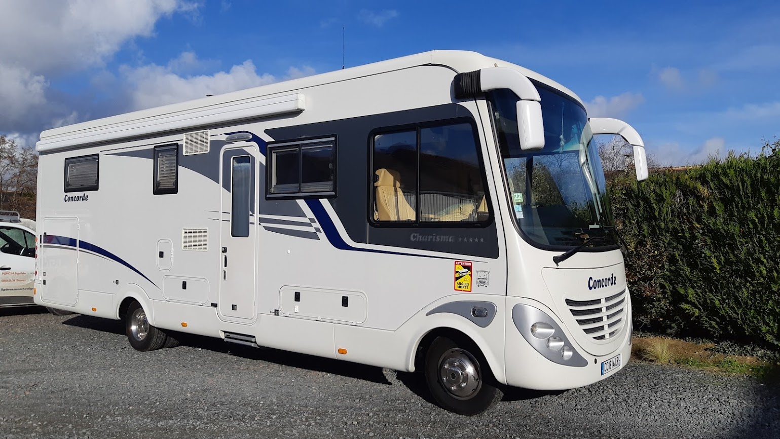 Annonces vente de camping-car d’occasion CHARISMA 890 Concorde chez ...