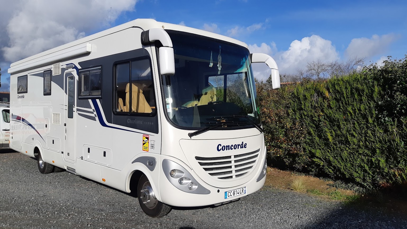 Annonces vente de camping-car d’occasion CHARISMA 890 Concorde chez ...